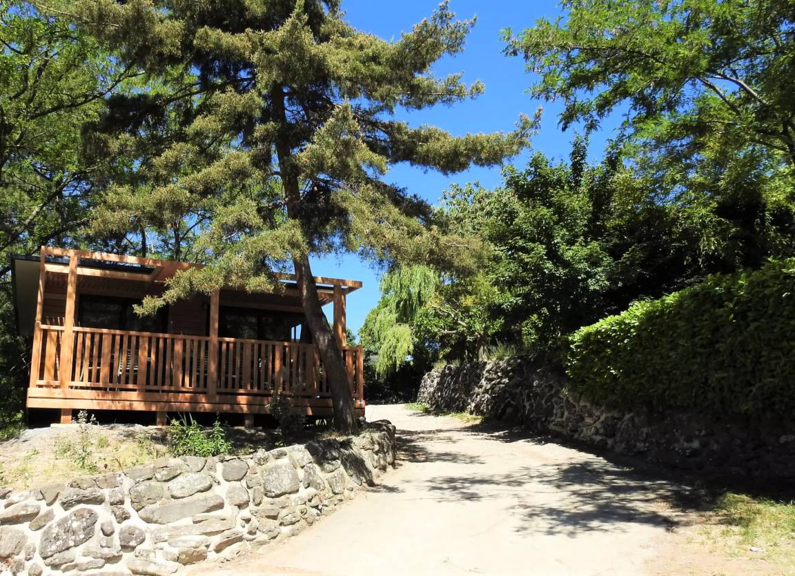 35 M² Chalet ∙ 3 Schlafzimmer ∙ 6 Gäste - Ardèche