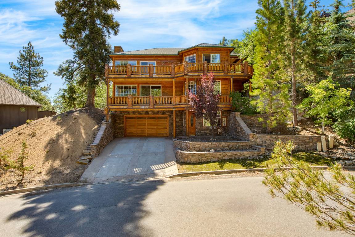 293 M² House ∙ 4 Bedrooms ∙ 9 Guests - Big Bear Lake, CA