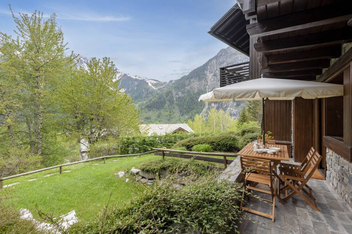 123 M² Apartment ∙ 2 Bedrooms ∙ 4 Guests - Courmayeur