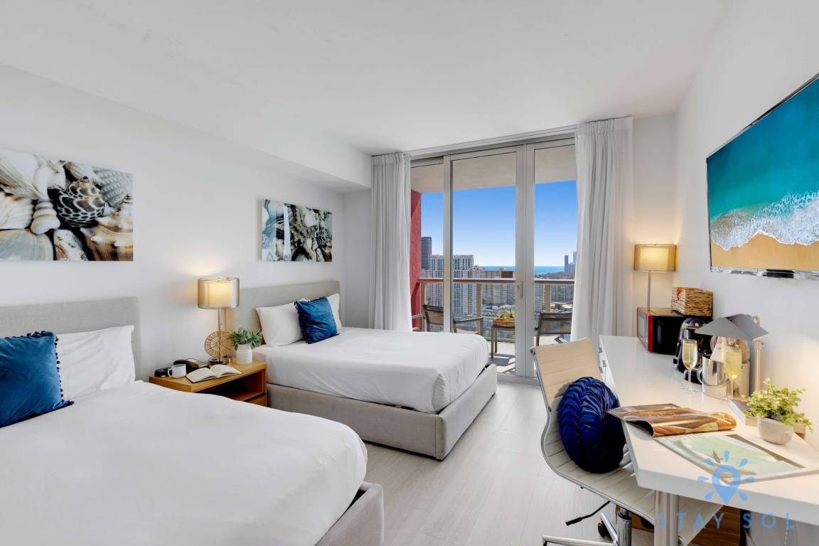 Apartamento ∙ 4 Huéspedes - Hallandale Beach, FL