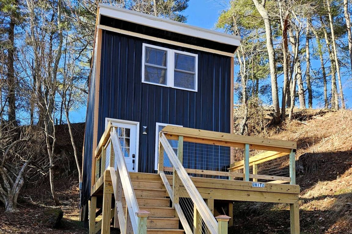 House ∙ 1 Bedroom ∙ 4 Guests - Virginia