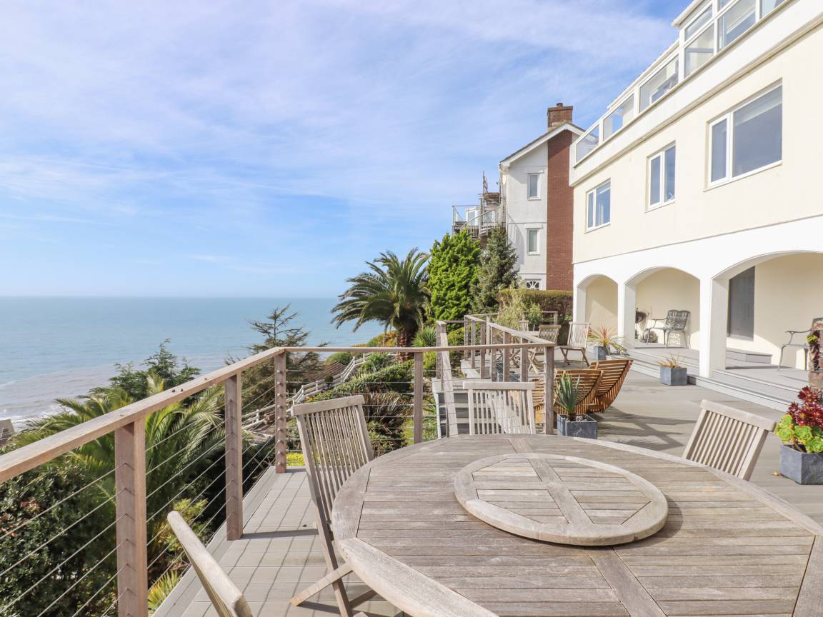 Cottage ∙ 4 Bedrooms ∙ 8 Guests - Looe