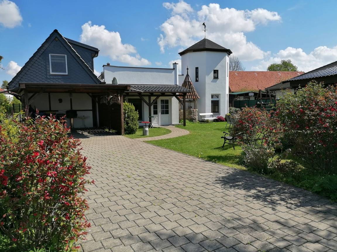 130 M² House ∙ 2 Bedrooms ∙ 9 Guests - Rostock
