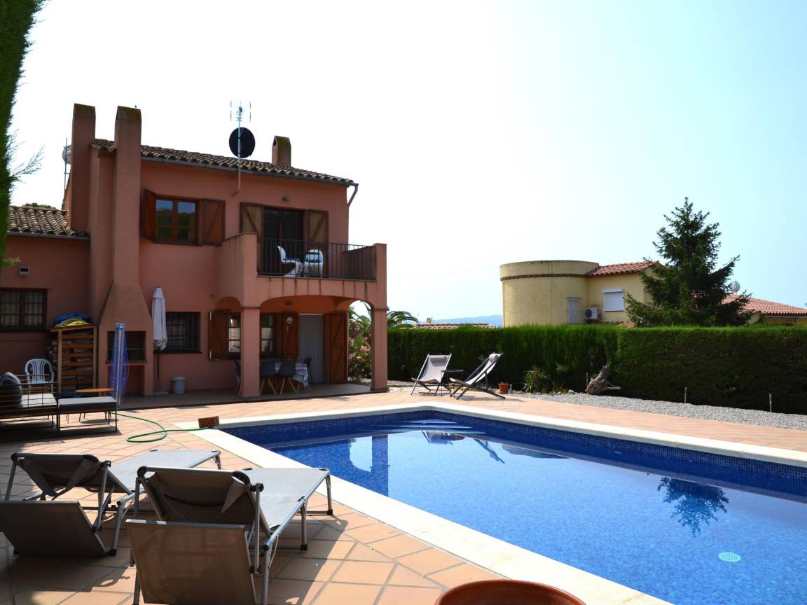 110 M² House ∙ 3 Bedrooms ∙ 6 Guests - L'Estartit