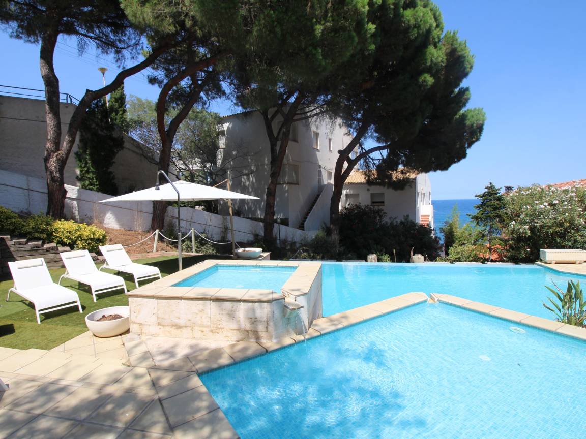 85 M² Appartement ∙ 3 Chambres ∙ 6 Personnes - Llançà