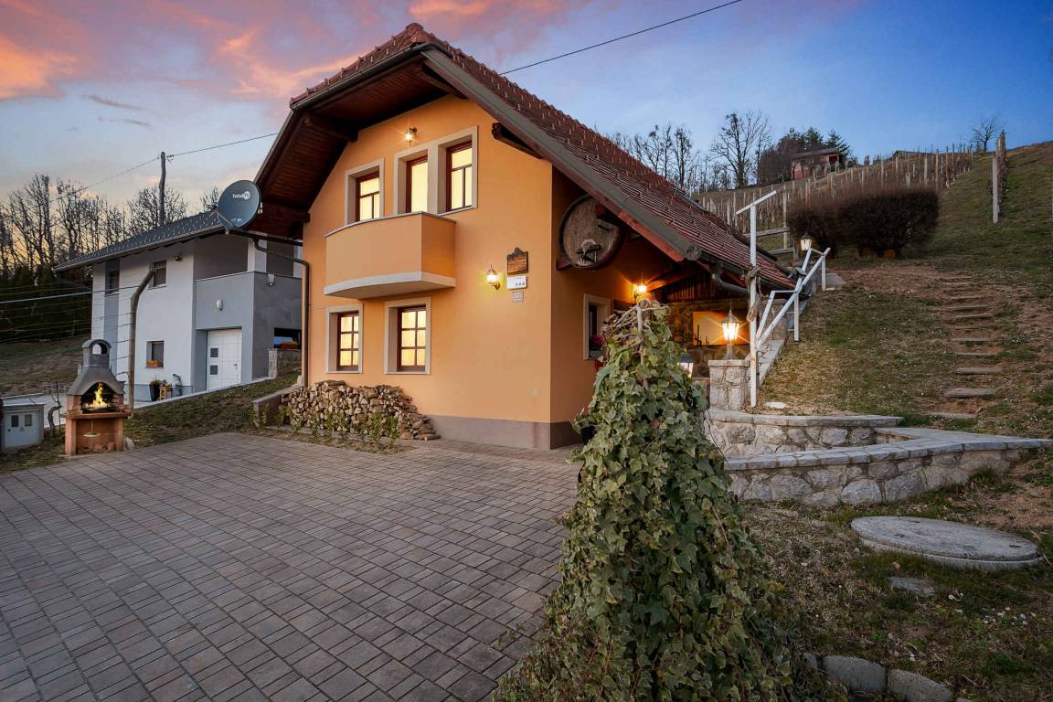 42 M² House ∙ 2 Bedrooms ∙ 4 Guests - Šmarješke Toplice