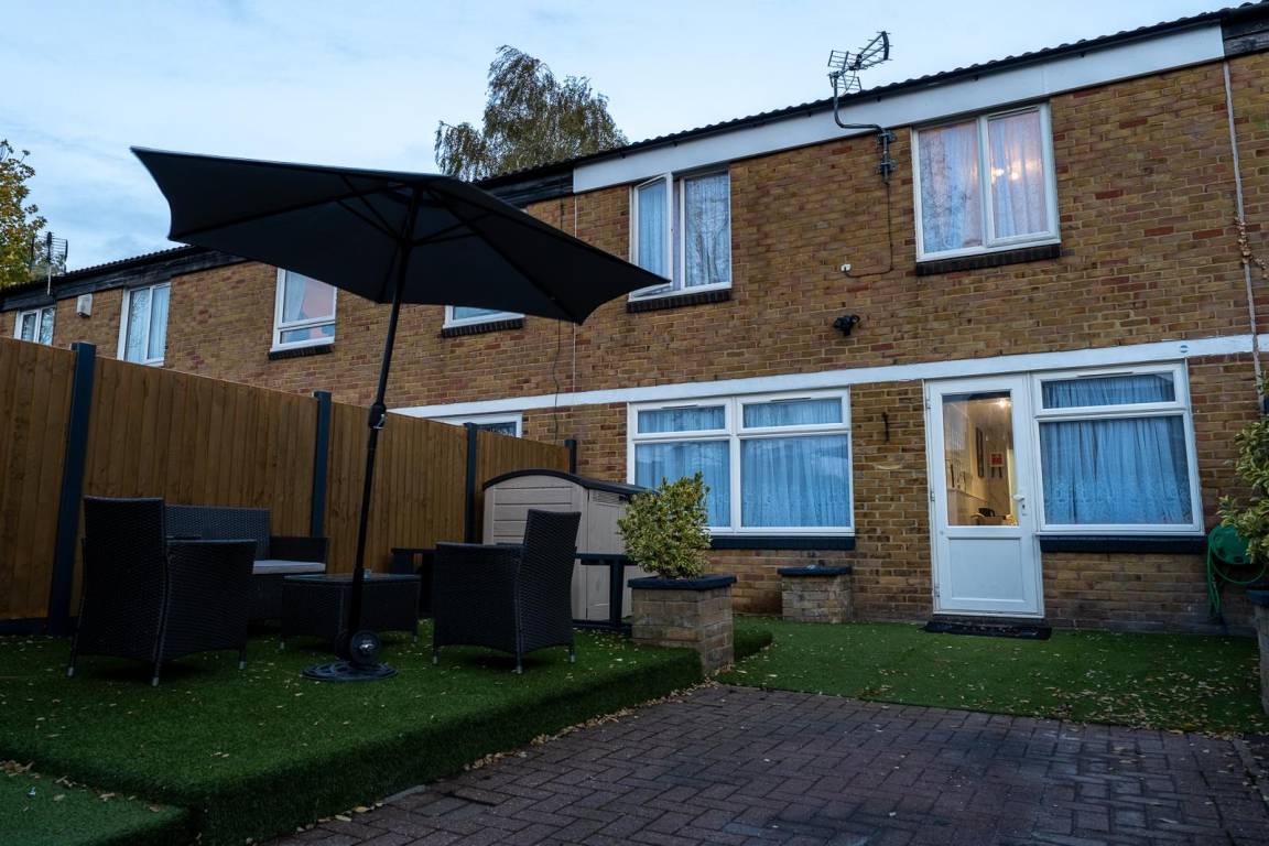 70 M² House ∙ 2 Bedrooms ∙ 5 Guests - Leyton