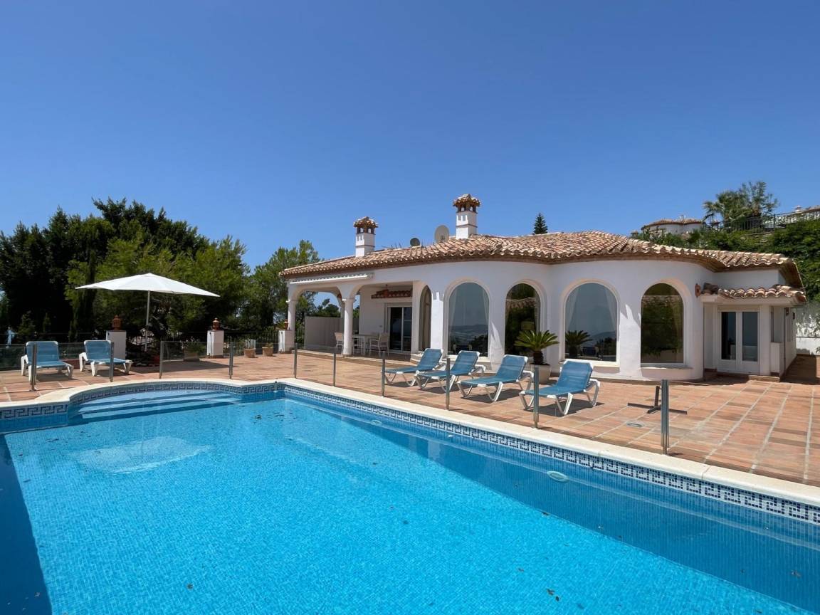 230 M² Villa ∙ 4 Bedrooms ∙ 8 Guests - Salobreña