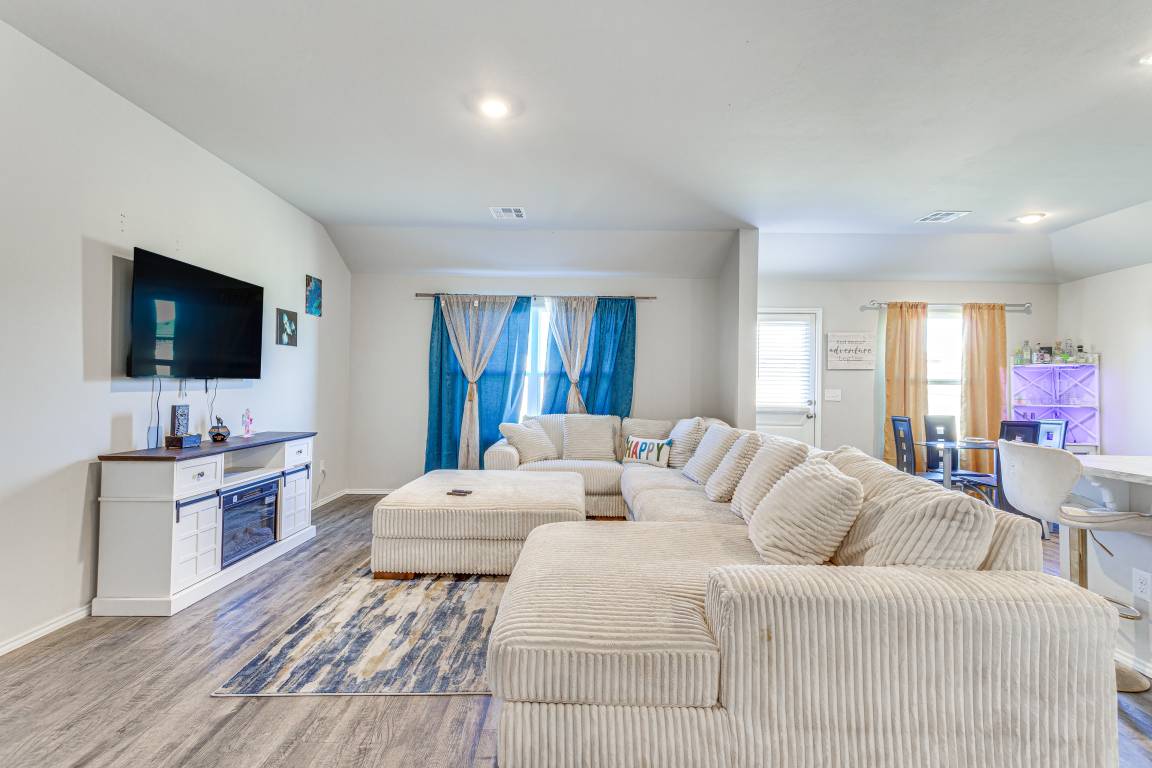 170 M² House ∙ 4 Bedrooms ∙ 11 Guests - Yukon, OK