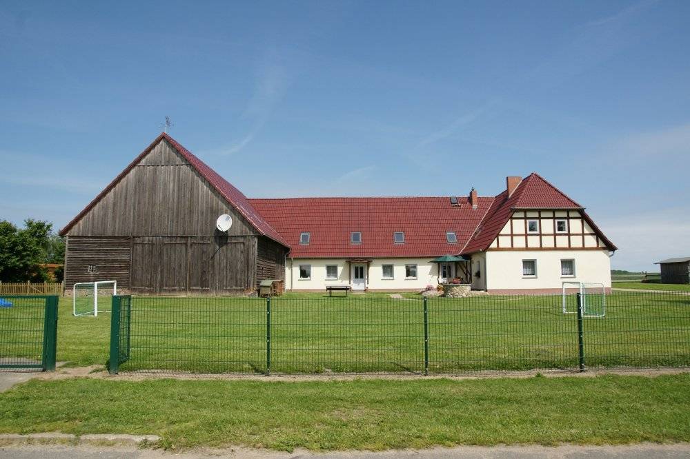 105 M² Ferienwohnung ∙ 3 Schlafzimmer ∙ 8 Gäste - Brünzow