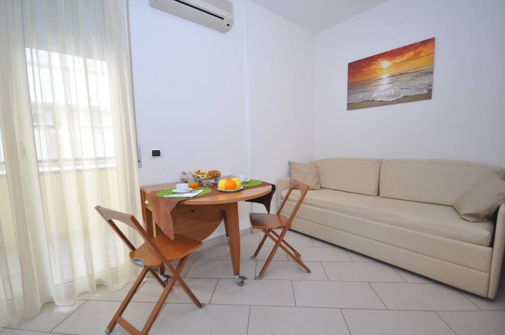 45 M² Apartamento ∙ 2 Habitaciones ∙ 6 Huéspedes - Rímini