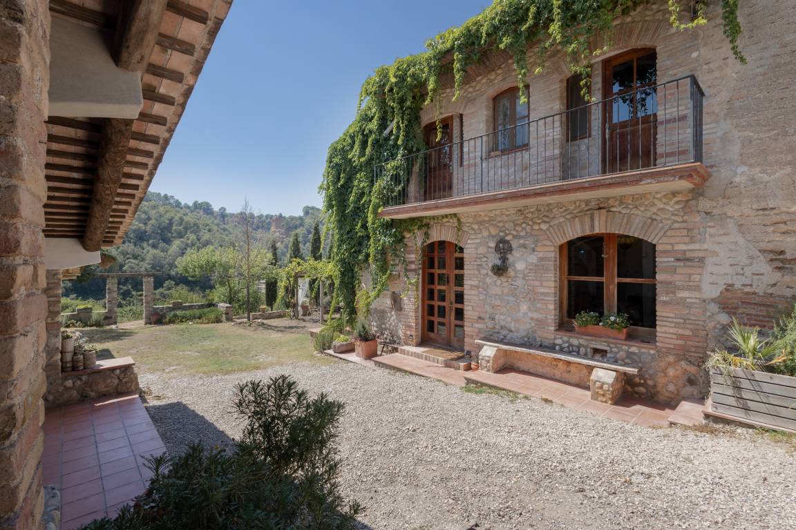 350 M² Casa ∙ 6 Habitaciones ∙ 16 Huéspedes - Monserrat