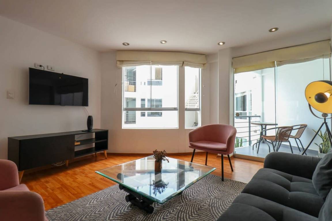120 M² Apartment ∙ 3 Bedrooms ∙ 6 Guests - Lima