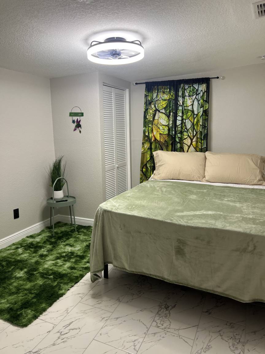 House ∙ 4 Bedrooms ∙ 14 Guests - Orlando, FL