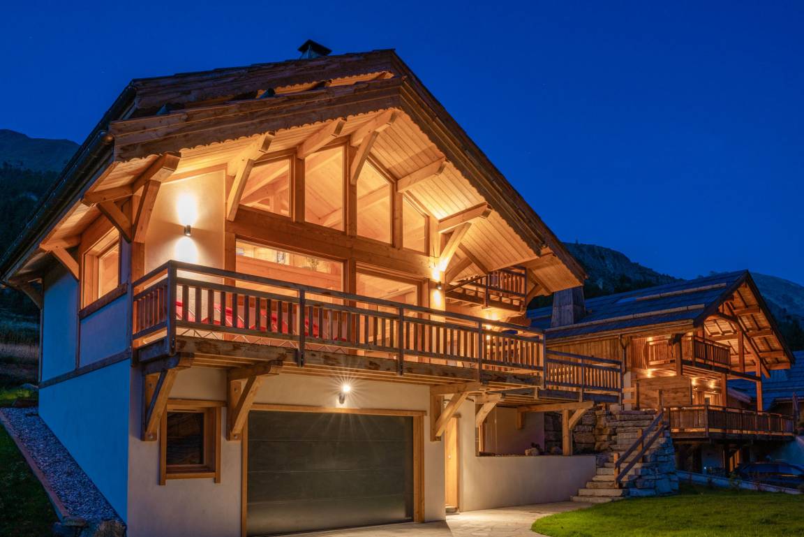 230 M² Chalet ∙ 6 Chambres ∙ 14 Personnes - Névache