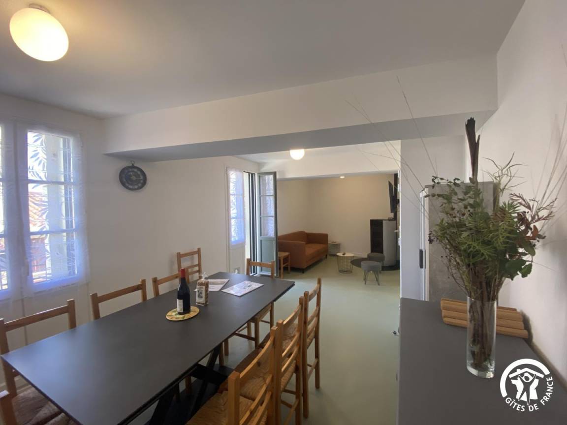 109 M² Gîte ∙ 3 Chambres ∙ 12 Personnes - Pyrénées
