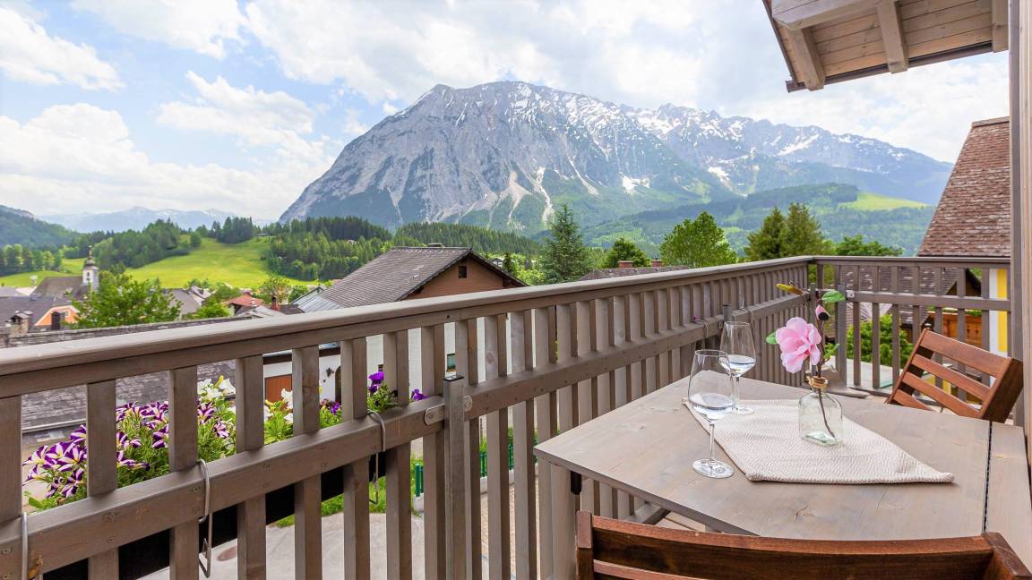 105 M² Ferienwohnung ∙ 3 Schlafzimmer ∙ 7 Gäste - Tauplitzalm