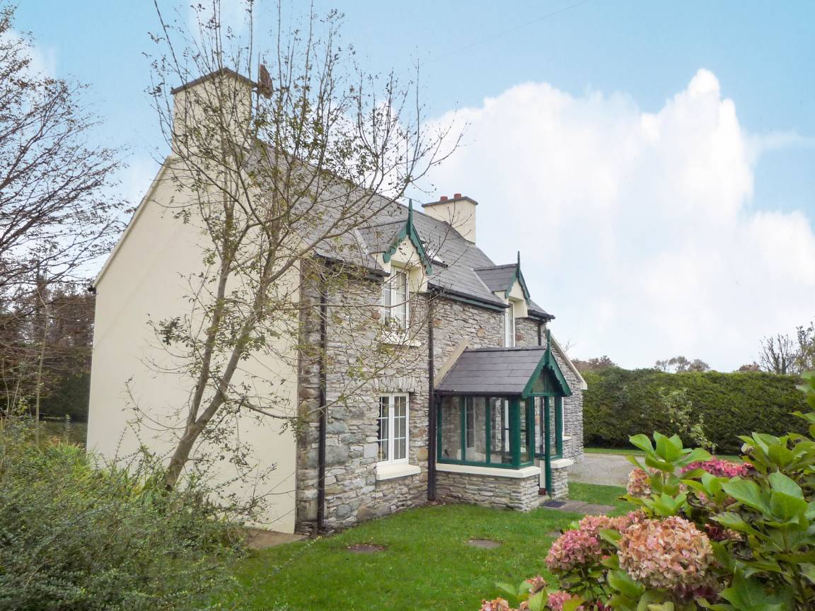 130 M² Cottage ∙ 3 Bedrooms ∙ 6 Guests - Kenmare