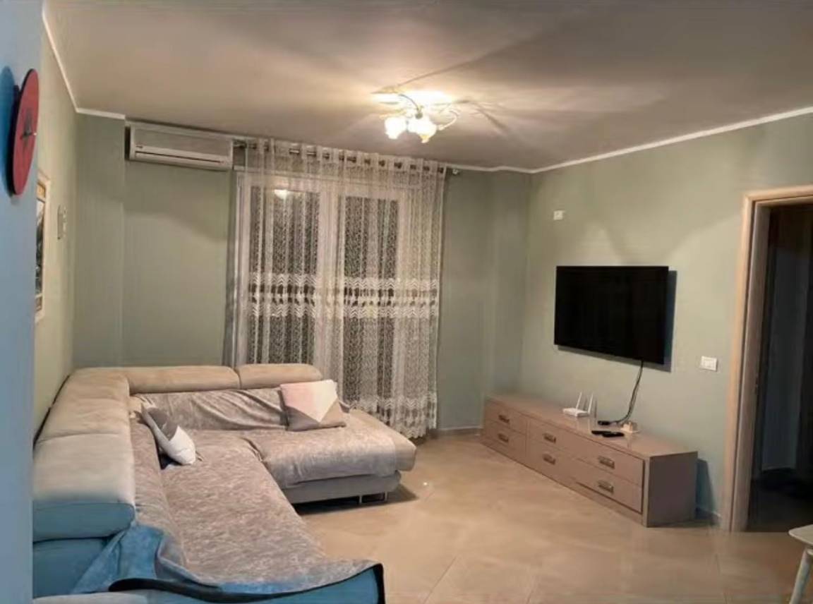 75 M² Apartment ∙ 2 Bedrooms ∙ 5 Guests - Durres