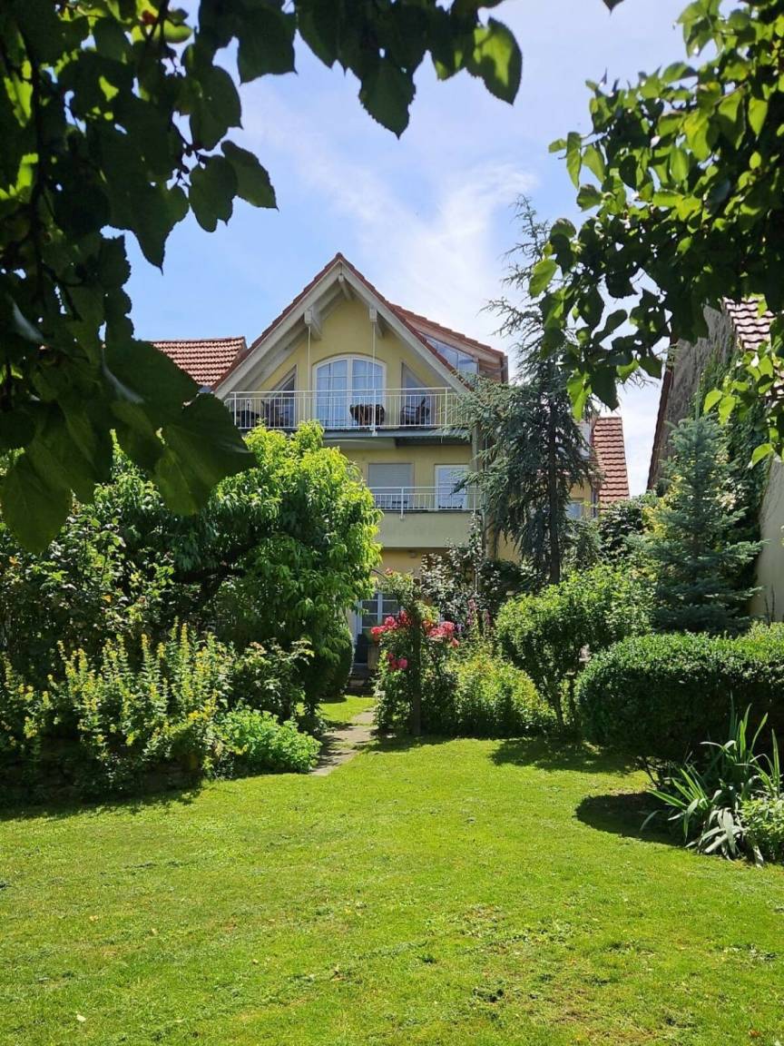 70 M² Ferienwohnung ∙ 1 Schlafzimmer ∙ 2 Gäste - Gottenheim