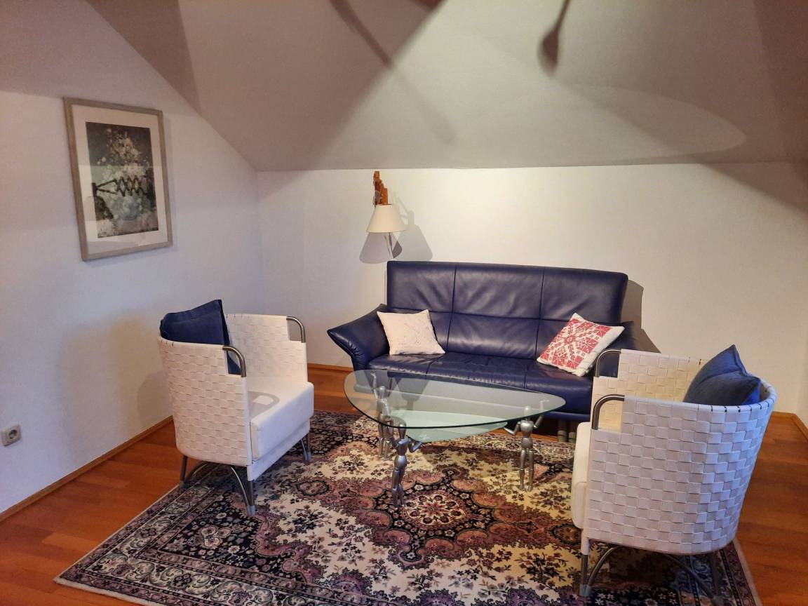 80 M² Ferienwohnung ∙ 1 Schlafzimmer ∙ 2 Gäste - Landsberg am Lech