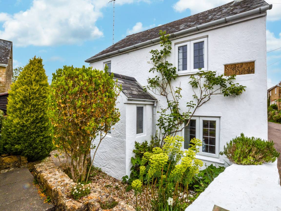 Cottage ∙ 1 Bedroom ∙ 2 Guests - Burton Bradstock