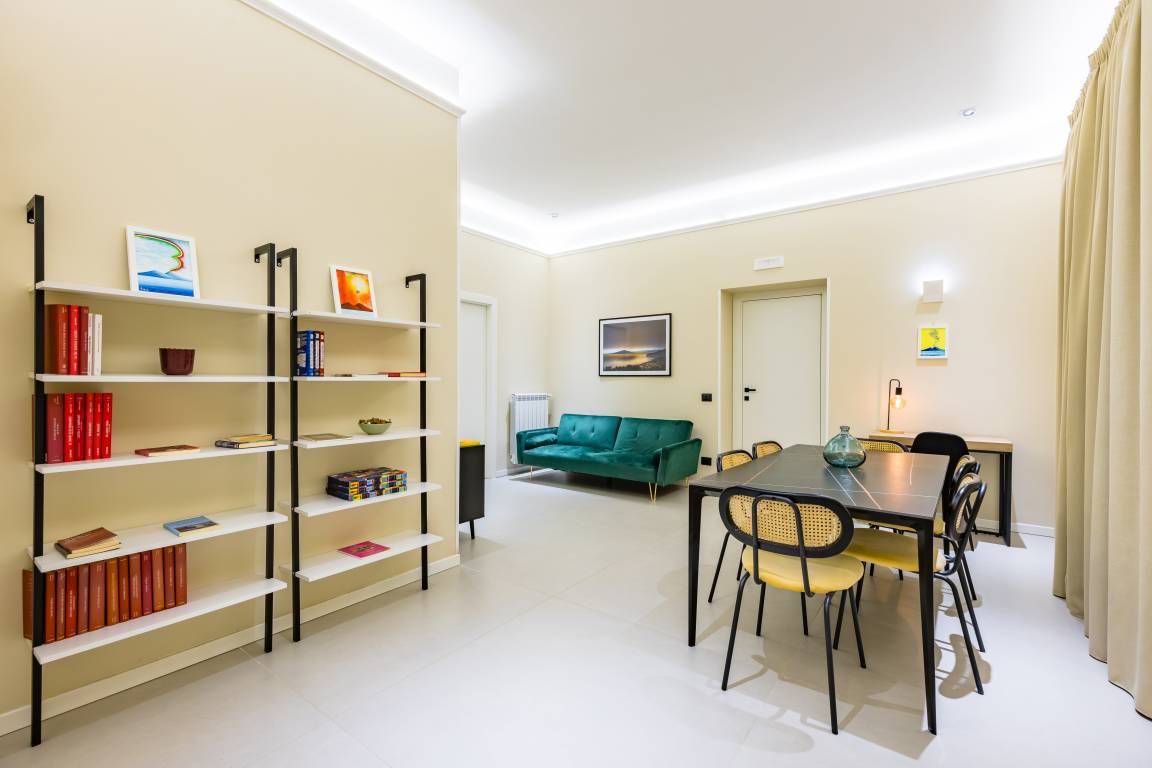 170 M² Ferienwohnung ∙ 4 Schlafzimmer ∙ 11 Gäste - Naples