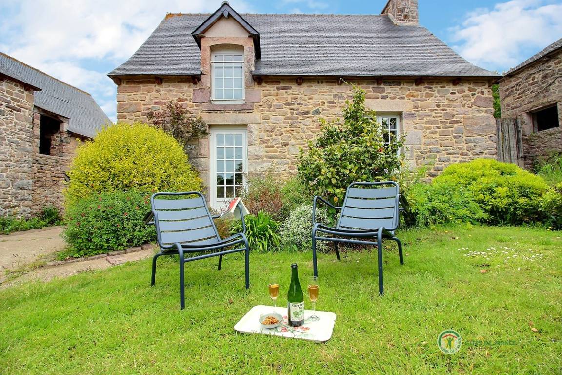 68 M² Gîte ∙ 2 Chambres ∙ 4 Personnes - Erquy