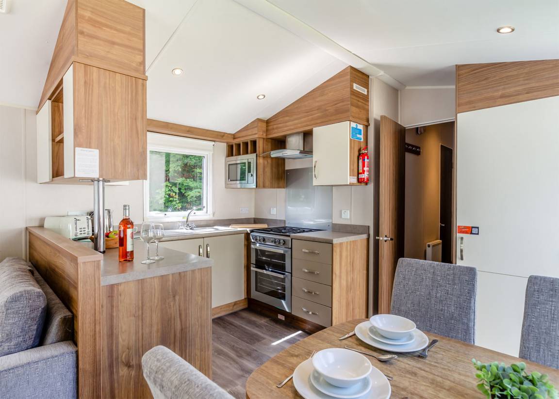 Caravan ∙ 2 Bedrooms ∙ 6 Guests - Crantock