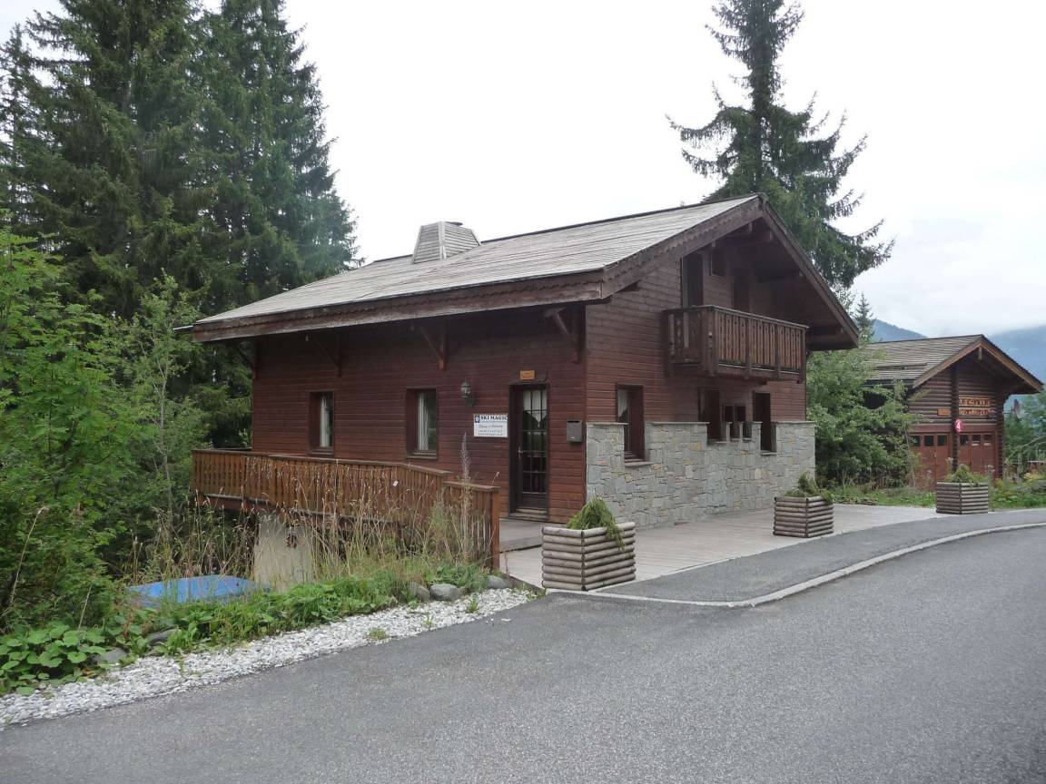 155 M² Chalet ∙ 6 Bedrooms ∙ 14 Guests - Méribel