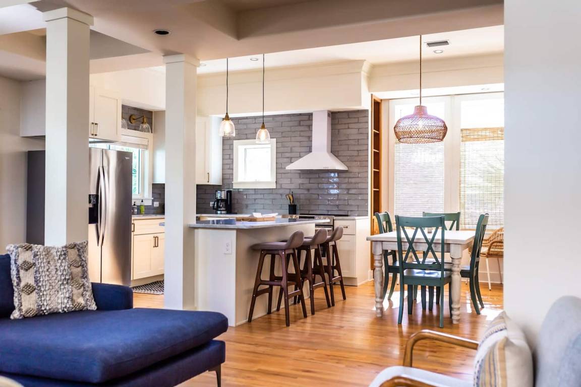 306 M² House ∙ 5 Bedrooms ∙ 15 Guests - Pensacola Beach, FL