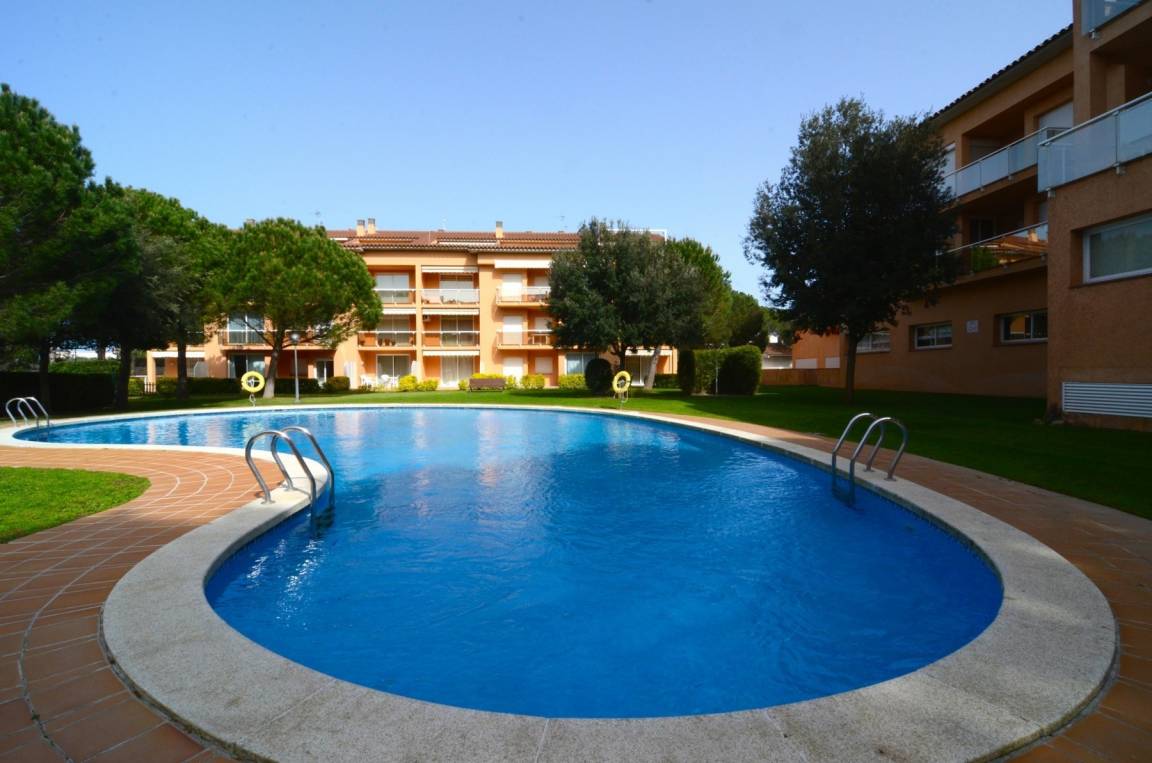 80 M² Apartamento ∙ 3 Habitaciones ∙ 6 Huéspedes - Pals