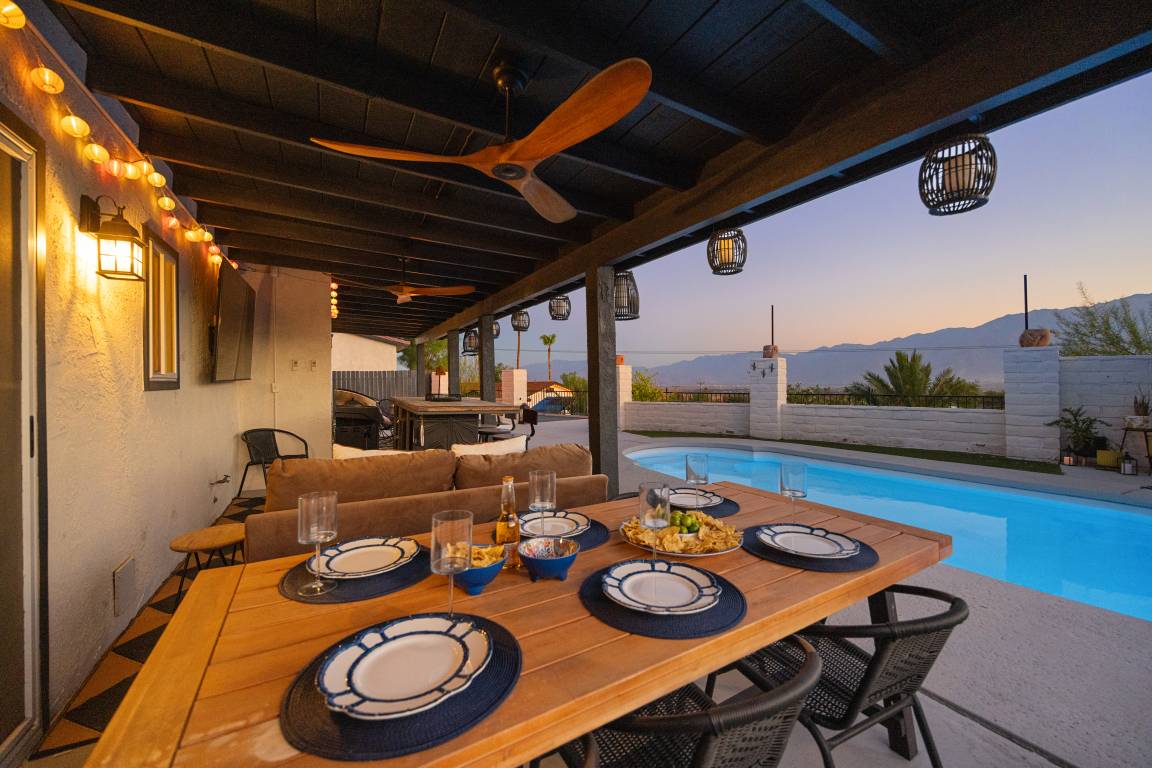 265 M² House ∙ 3 Bedrooms ∙ 12 Guests - Desert Hot Springs, CA