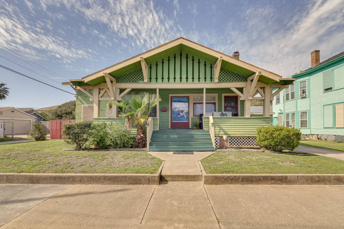 227 M² House ∙ 5 Bedrooms ∙ 12 Guests - Galveston, TX