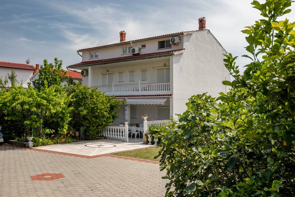 120 M² Appartement ∙ 3 Chambres ∙ 8 Personnes - Lopar