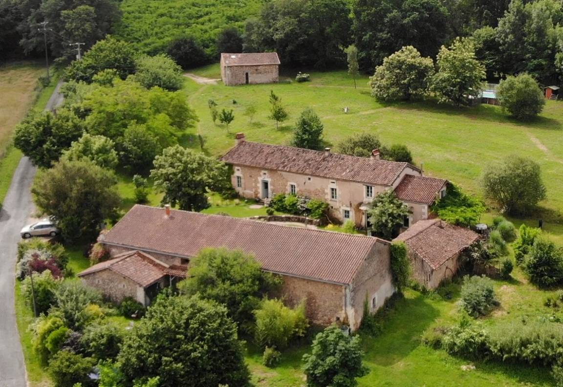 380 M² Gîte ∙ 7 Chambres ∙ 23 Personnes - Périgord