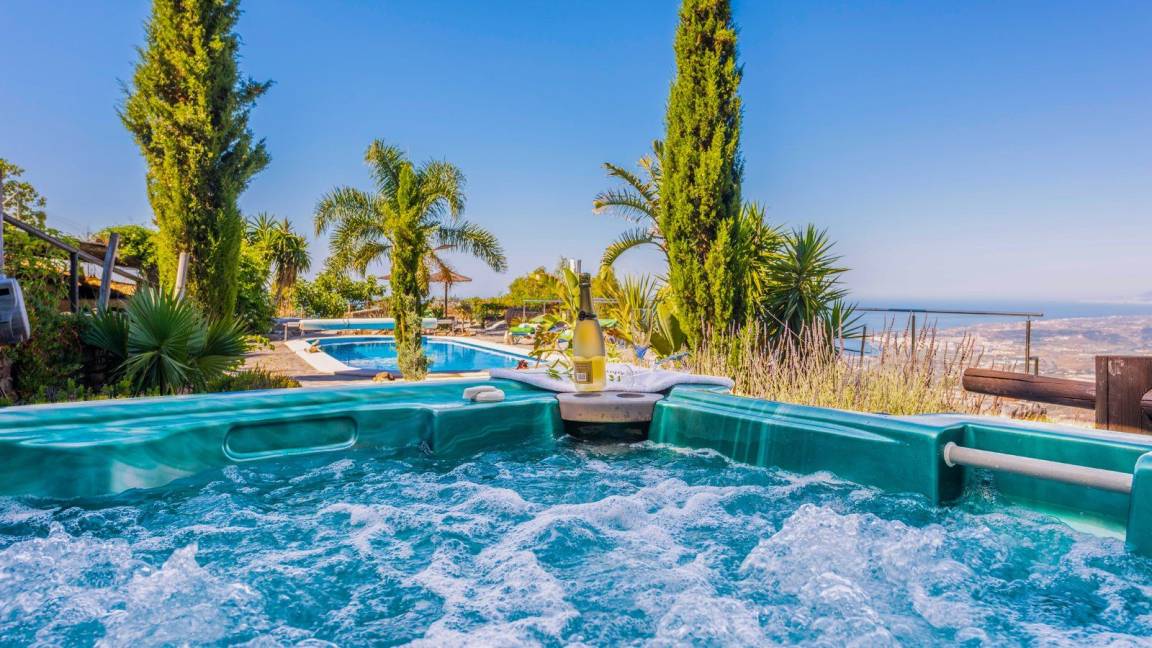 320 M² Maison De Vacances ∙ 4 Chambres ∙ 8 Personnes - Torre del Mar