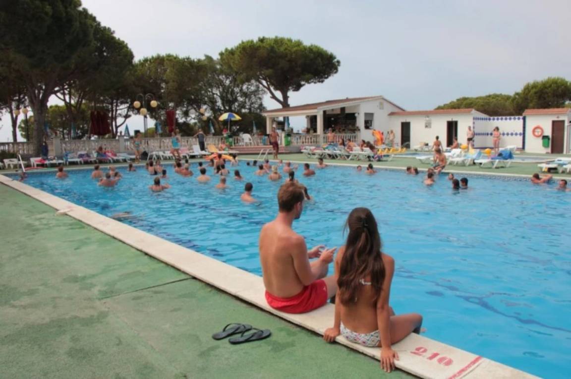 32 M² Camping ∙ 2 Bedrooms ∙ 5 Guests - Catalonia