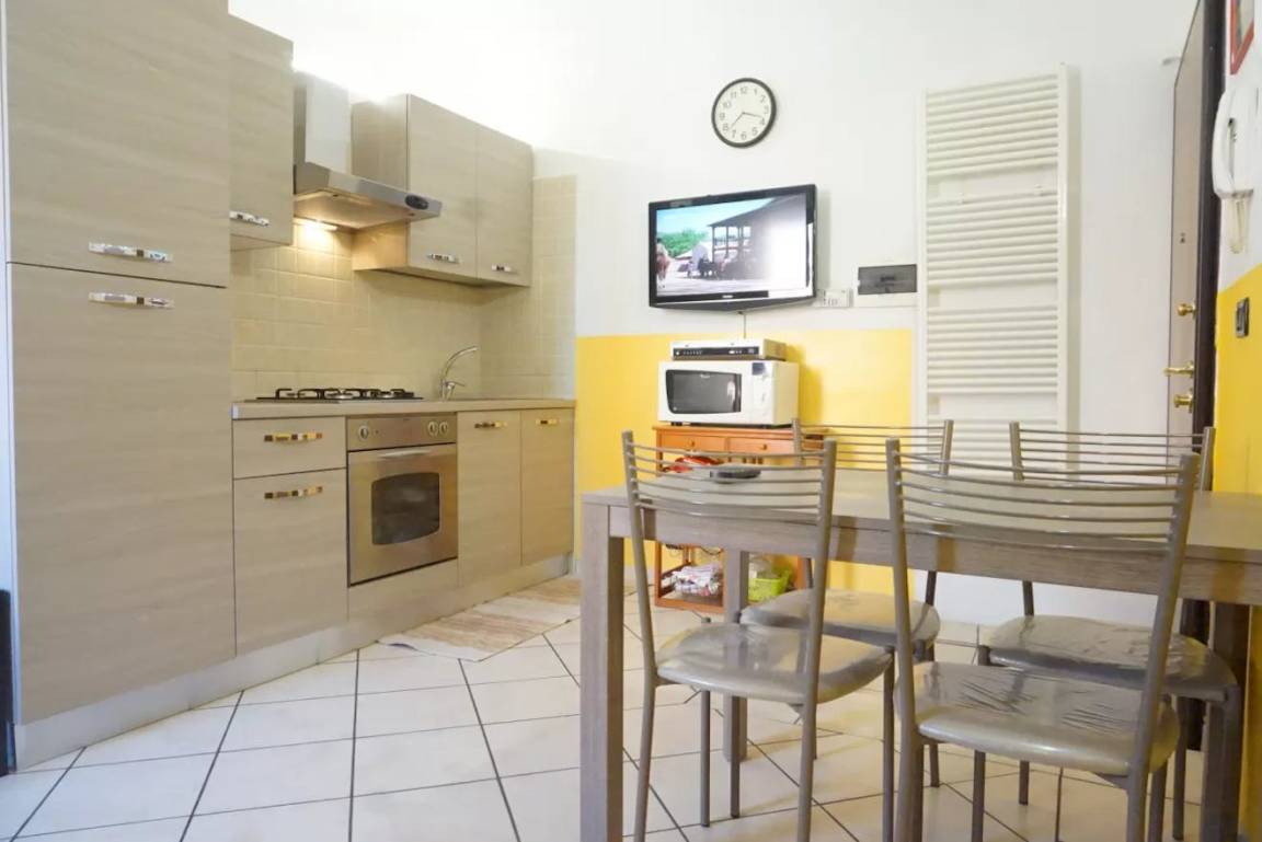 38 M² Apartamento ∙ 2 Huéspedes - Bologna