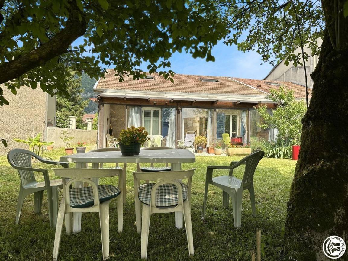 120 M² Gîte ∙ 3 Chambres ∙ 6 Personnes - Nantua