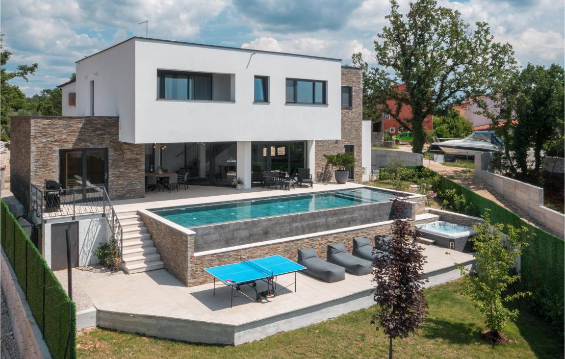 250 M² Ferienhaus ∙ 4 Schlafzimmer ∙ 8 Gäste - Portorož