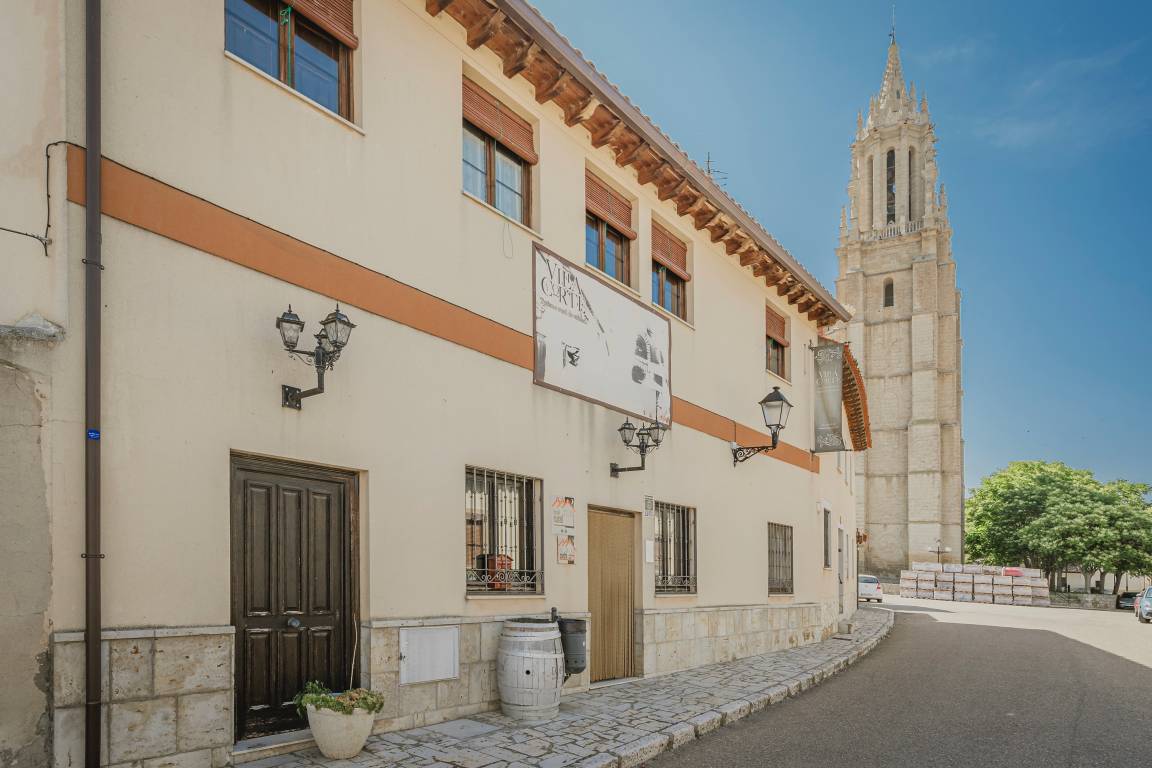 308 M² Apartamento ∙ 9 Habitaciones ∙ 18 Huéspedes - Ampudia