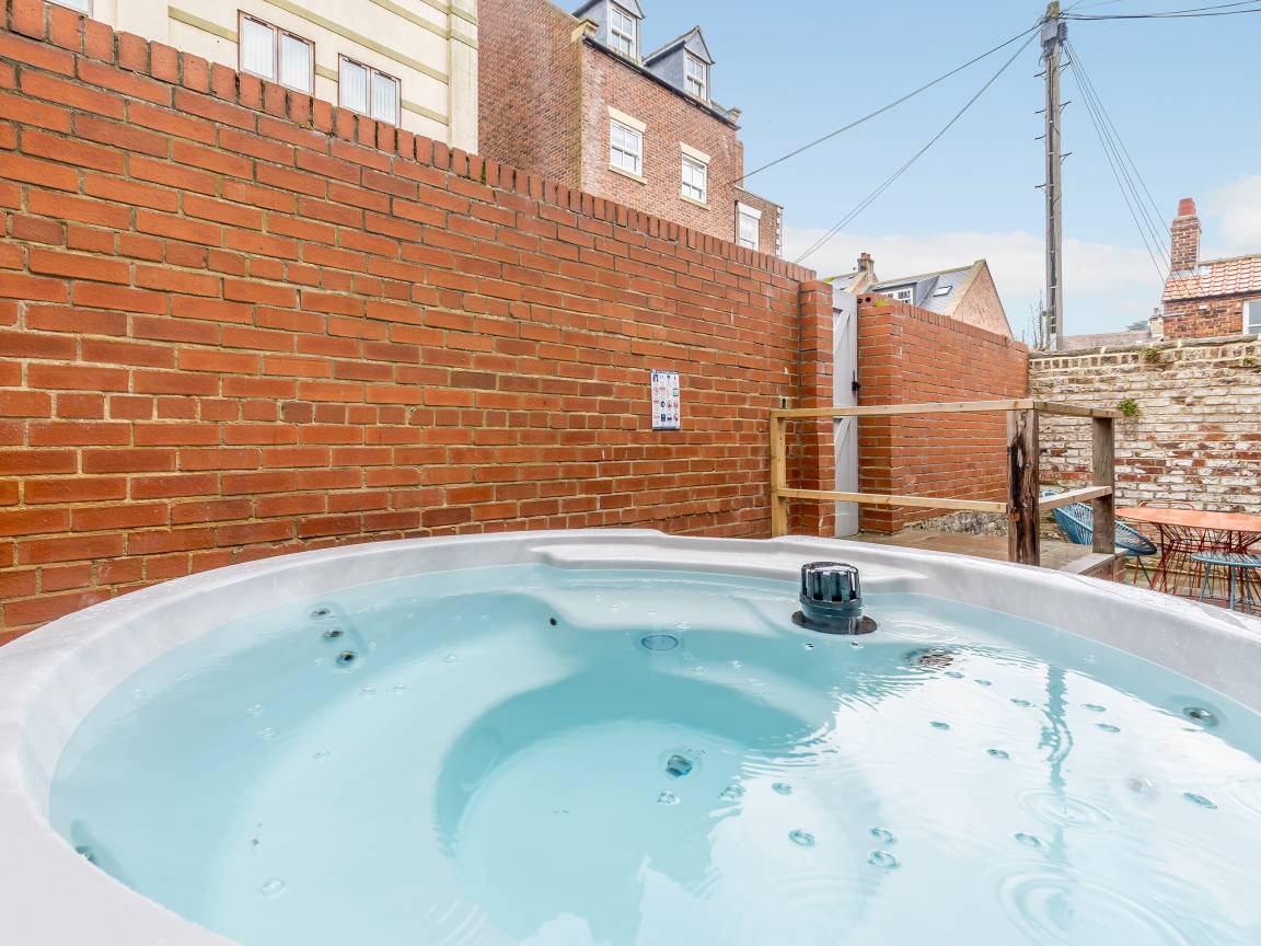 Cottage ∙ 5 Bedrooms ∙ 10 Guests - Robin Hood's Bay