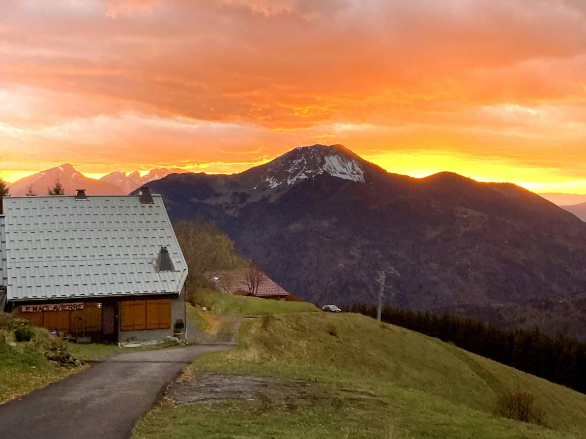 240 M² Maison De Vacances ∙ 4 Chambres ∙ 15 Personnes - Bonneville