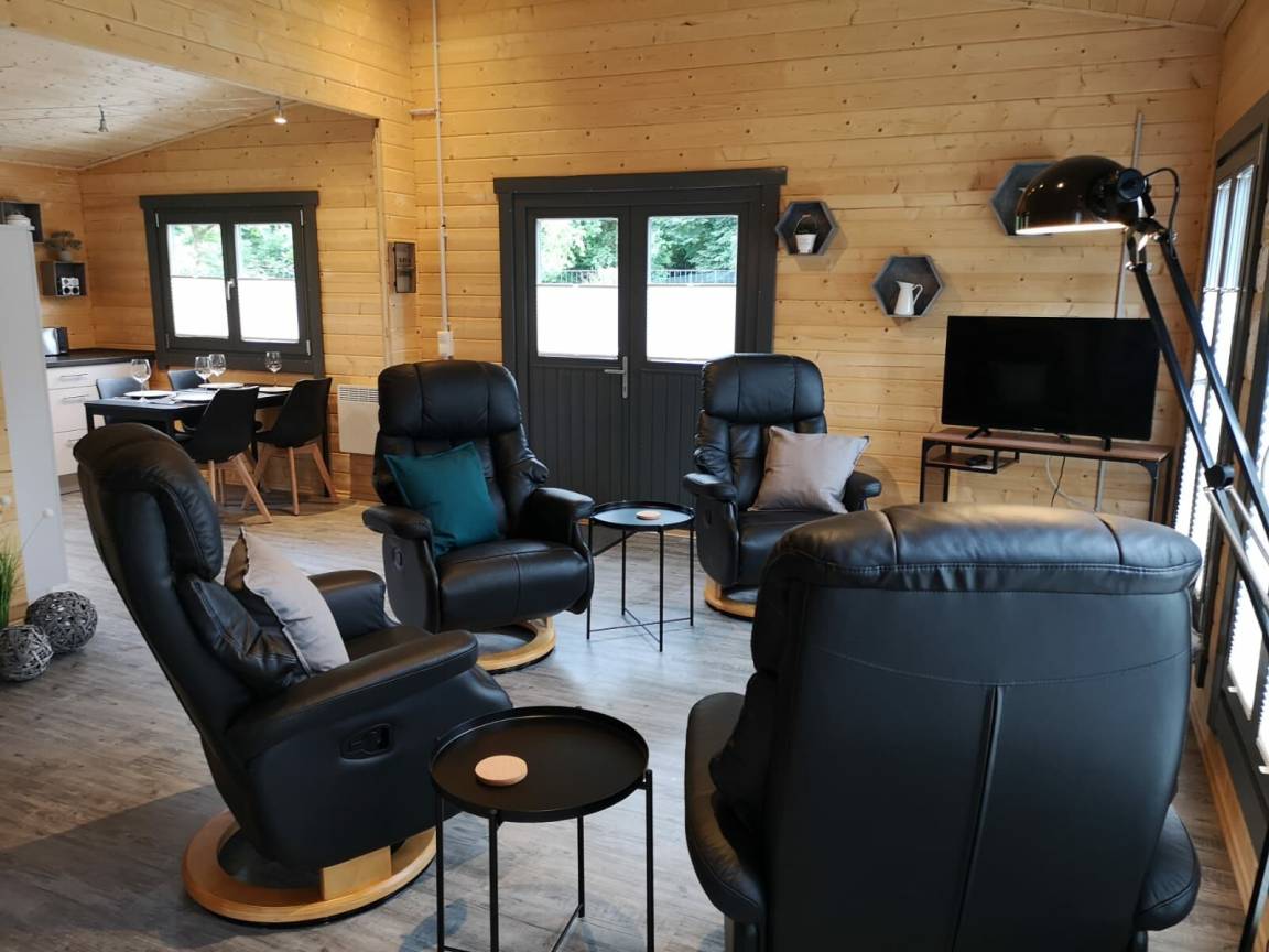 65 M² Ferienhaus ∙ 2 Schlafzimmer ∙ 4 Gäste - Hachenburg