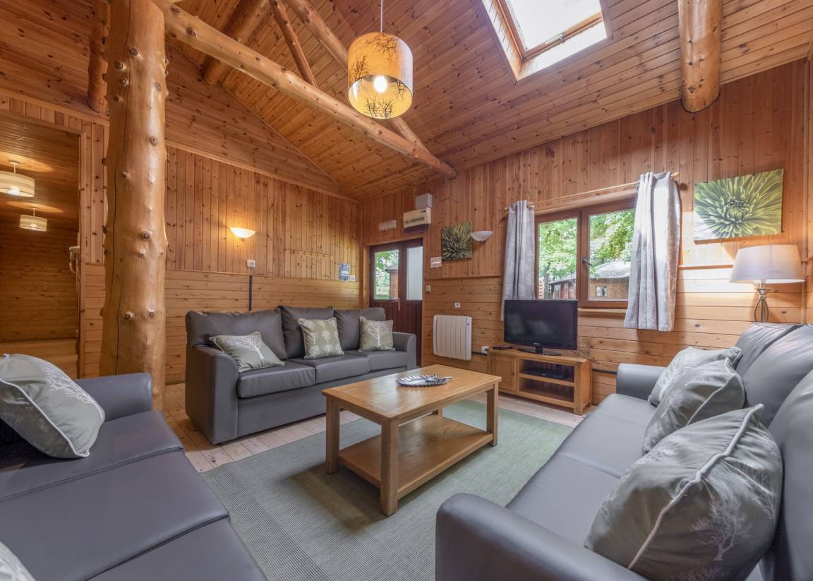 Chalet ∙ 4 Bedrooms ∙ 8 Guests - England