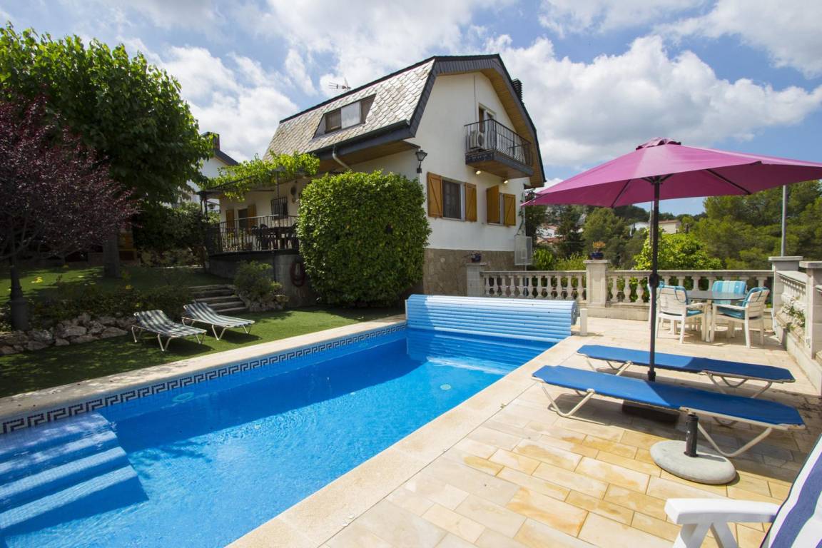130 M² Vivenda ∙ 6 Quartos ∙ 10 Hóspedes - Rubí
