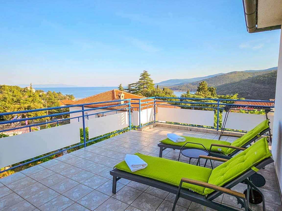 82 M² Apartment ∙ 3 Bedrooms ∙ 7 Guests - Rabac