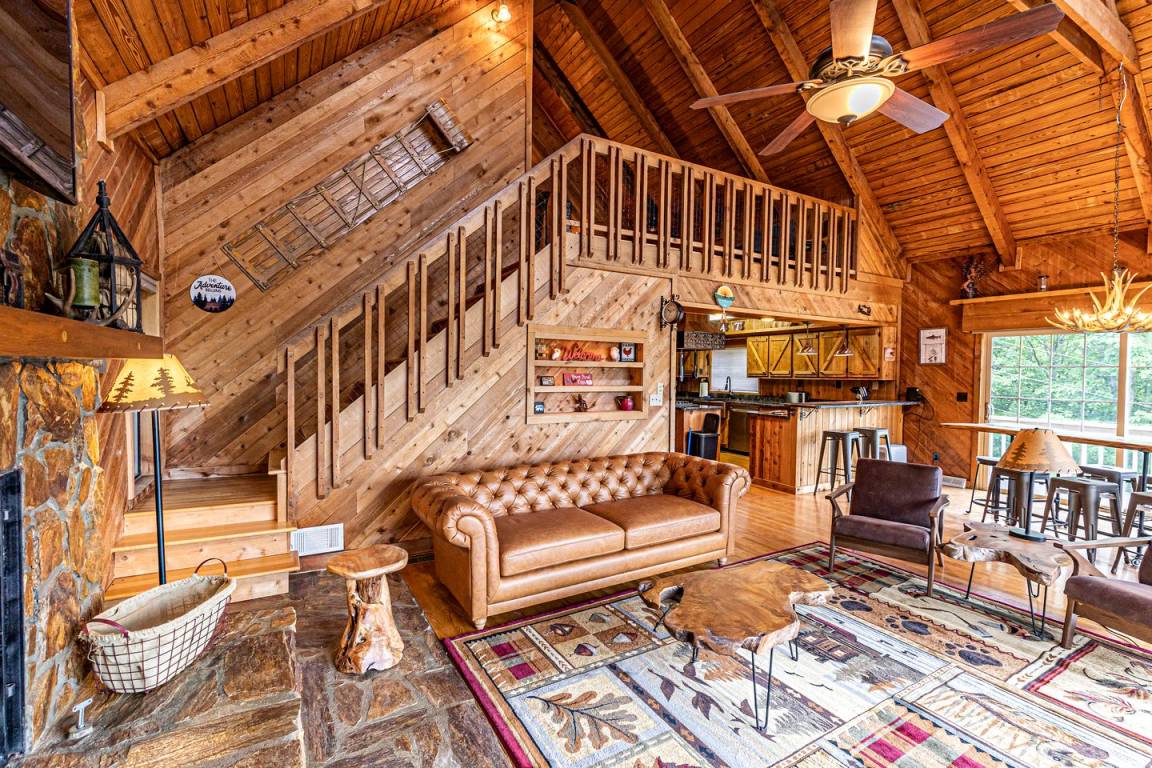 Casa ∙ 10 Quartos ∙ 15 Hóspedes - Bryson City, NC