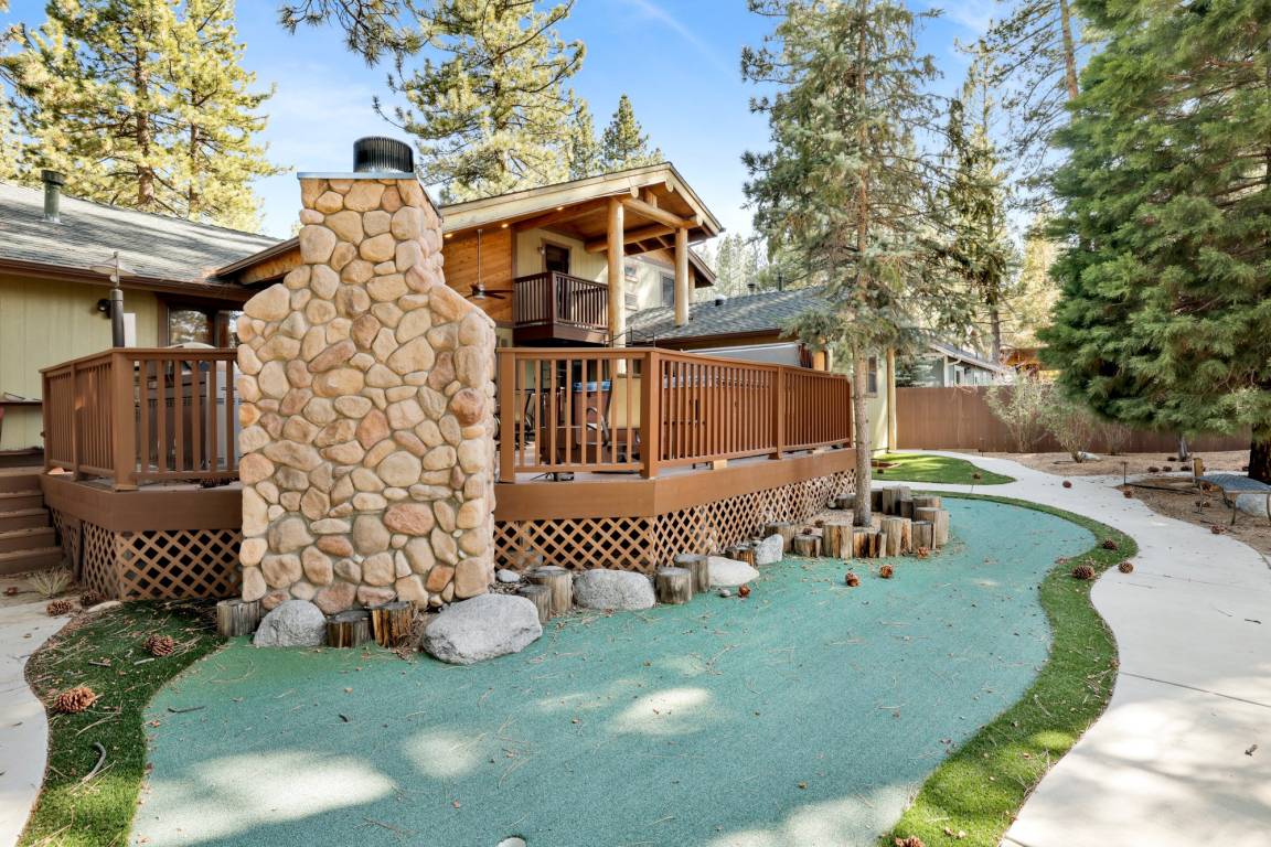 248 M² Cabin ∙ 4 Bedrooms ∙ 13 Guests - Big Bear Lake, CA